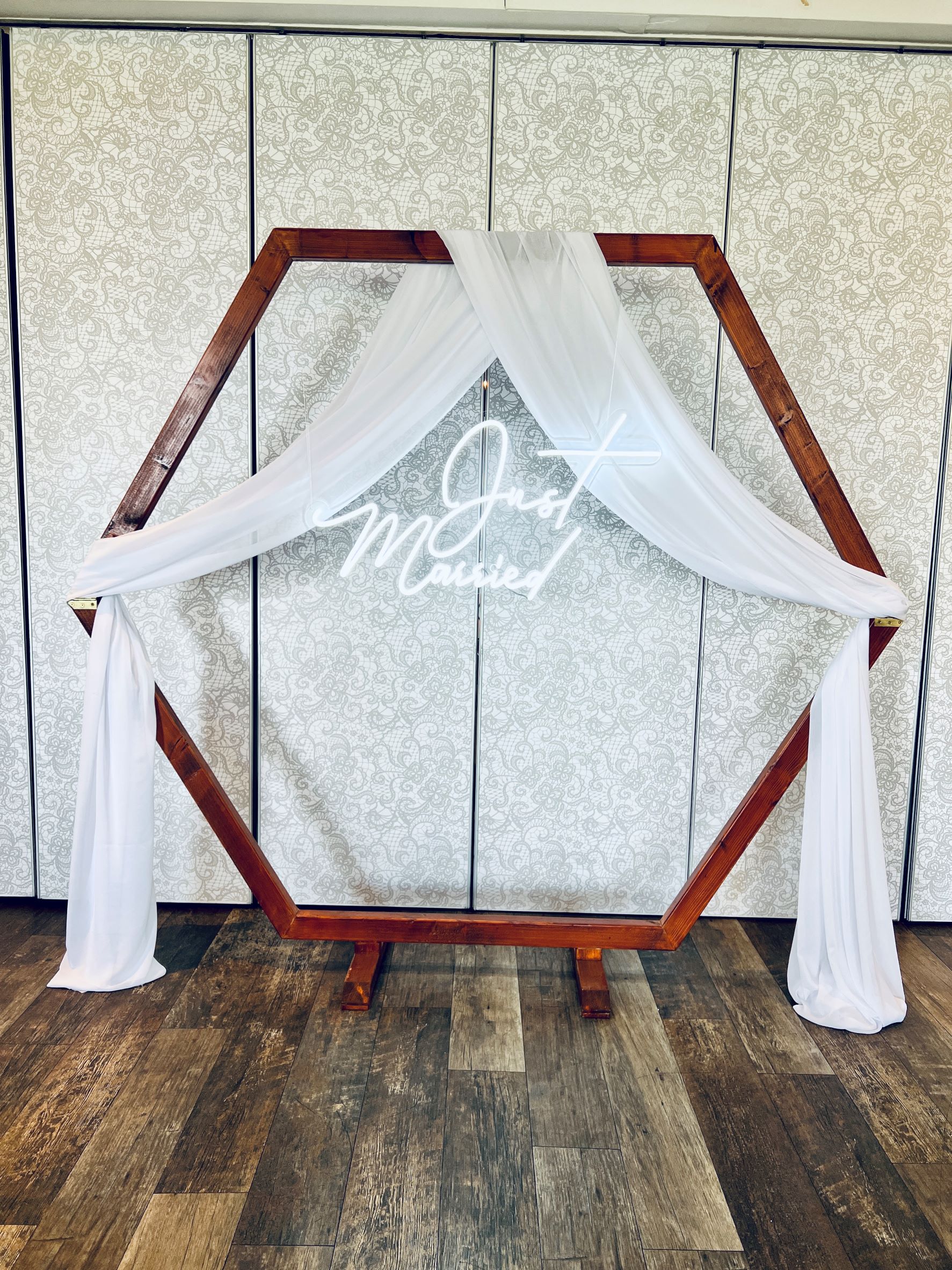 Hexagon Arch - Rent For Your Event